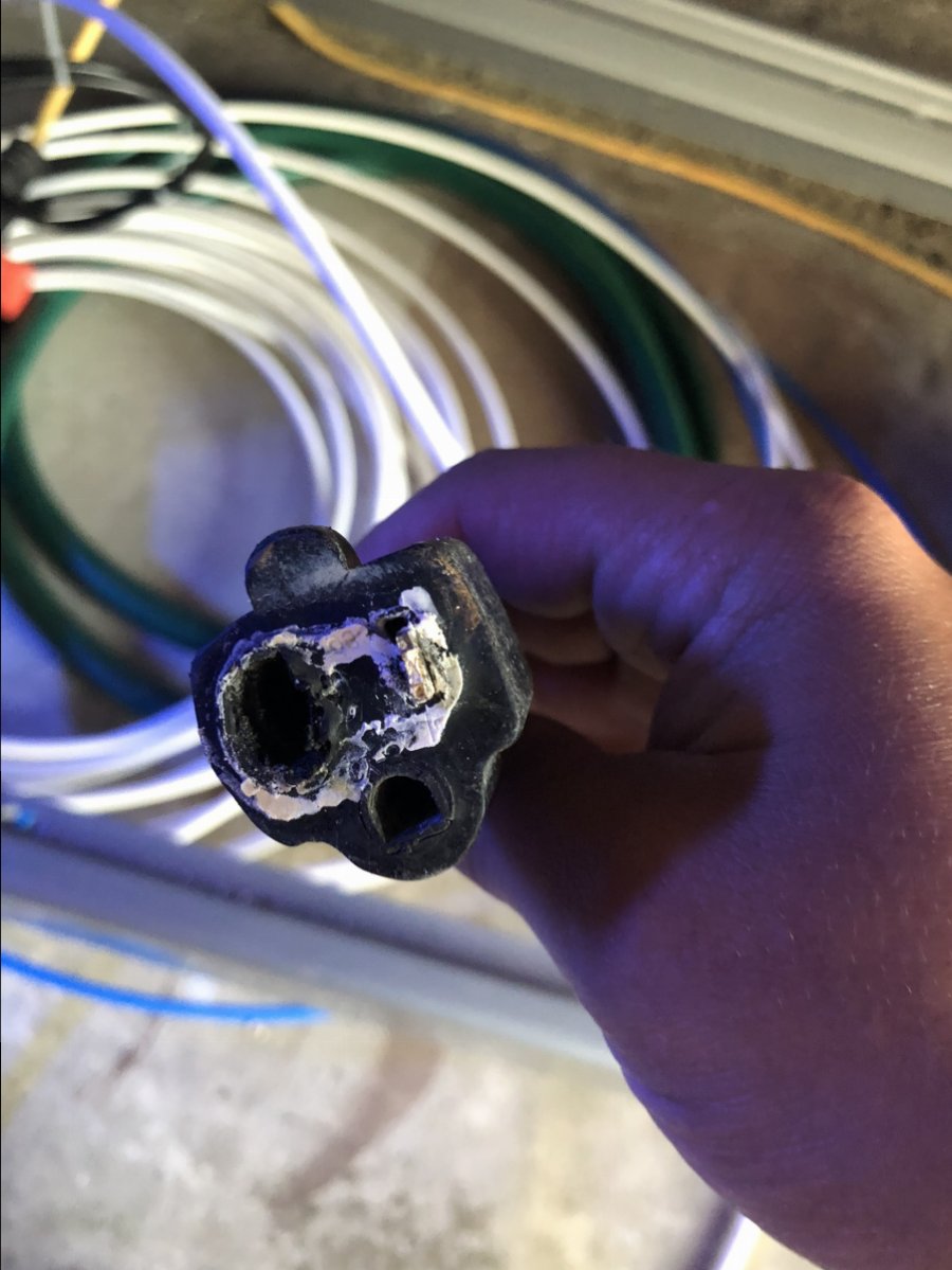 Ok to plug apex energy bar 832 into a power strip? | Reef2Reef