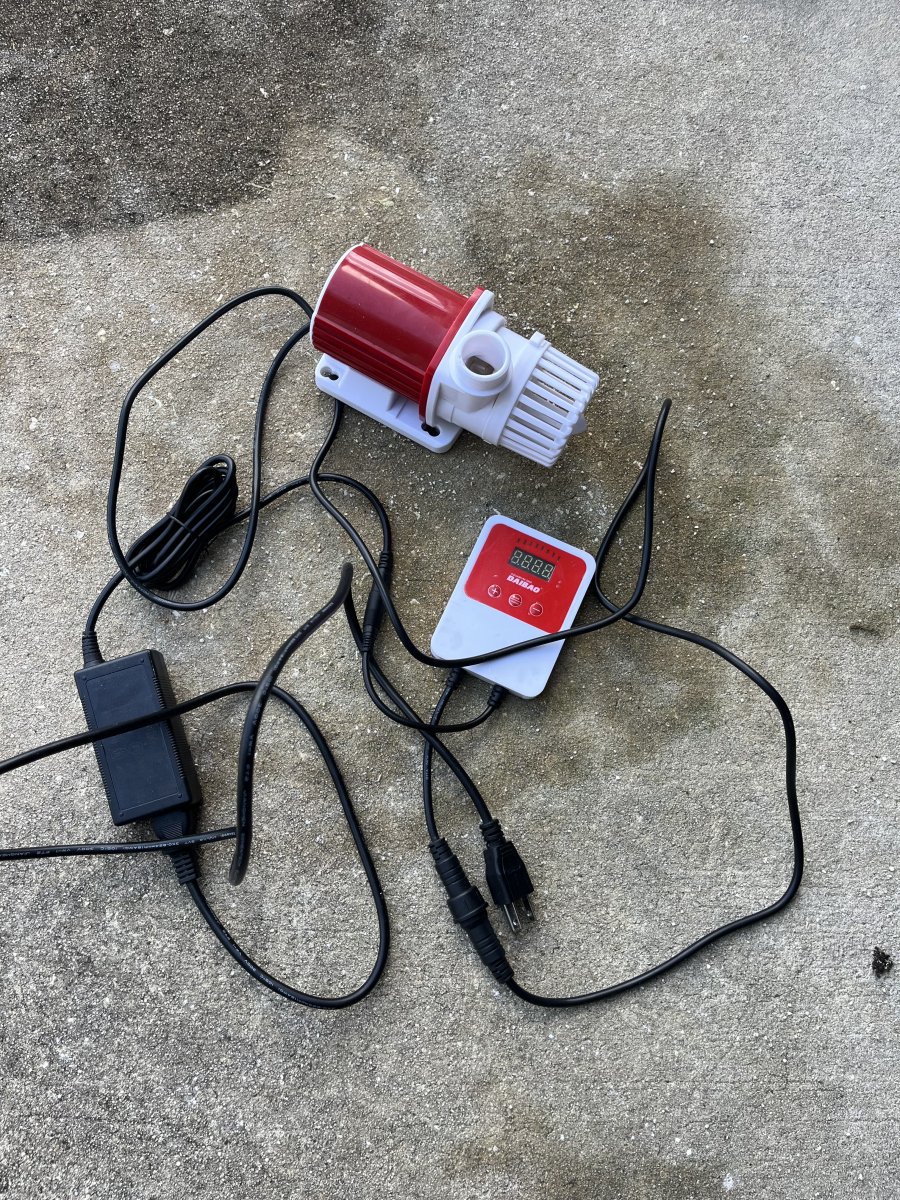 Return Pumps - Dry Goods - DC return pump 1,100 gal/hr | Reef2Reef