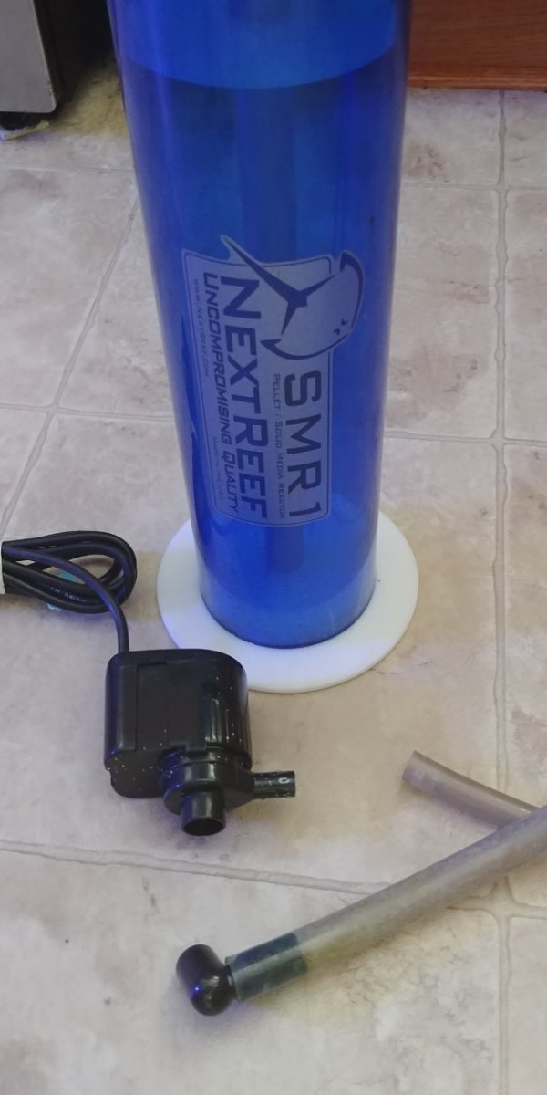 NextReef SMR1 pellet reactor in Excellent condition Wuth Pump | Reef2Reef